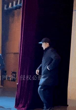 63-year-old Huang Hong made a rare appearance and was all smiles at the ...