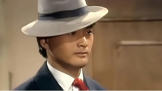 Zhou Runfa knelt down to thank Zheng Shaoqiu! Feng Chengcheng was ...