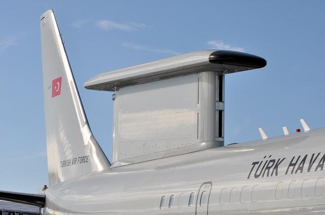 The U.S. early warning aircraft "wears a high hat" to solve the problem ...
