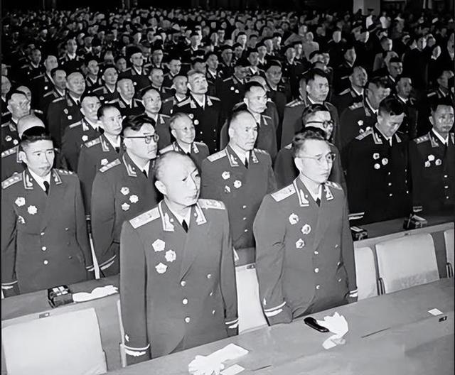 What is the difference between the new military rank system of the ...