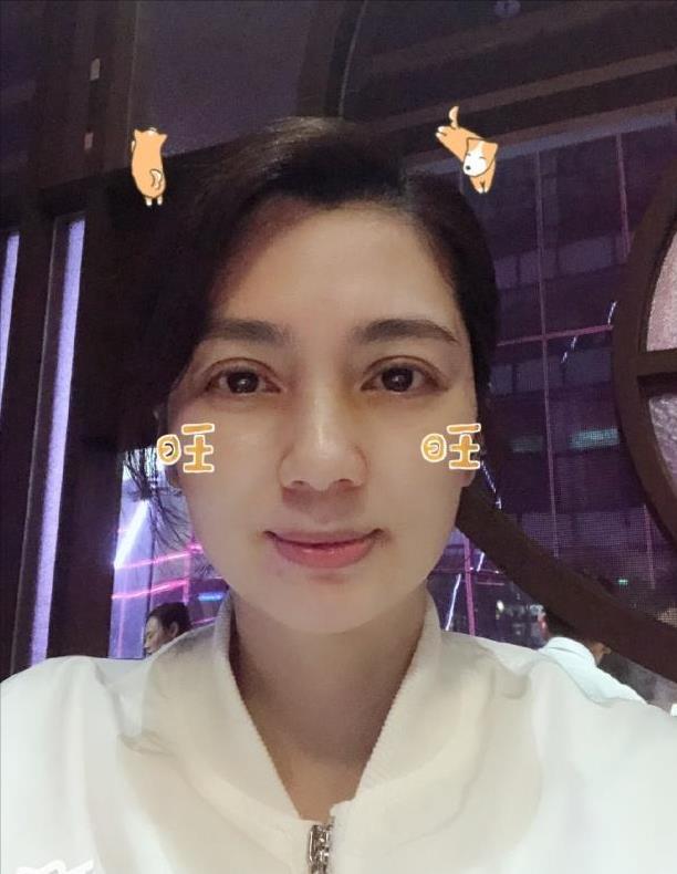 Zhang Danfeng and Hong Xin issued an apology, saying that they did not divorce in a moment of ...