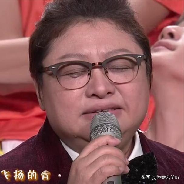 Han Hong sings Mo Wenwei's song "So Many People in This World", and the ...