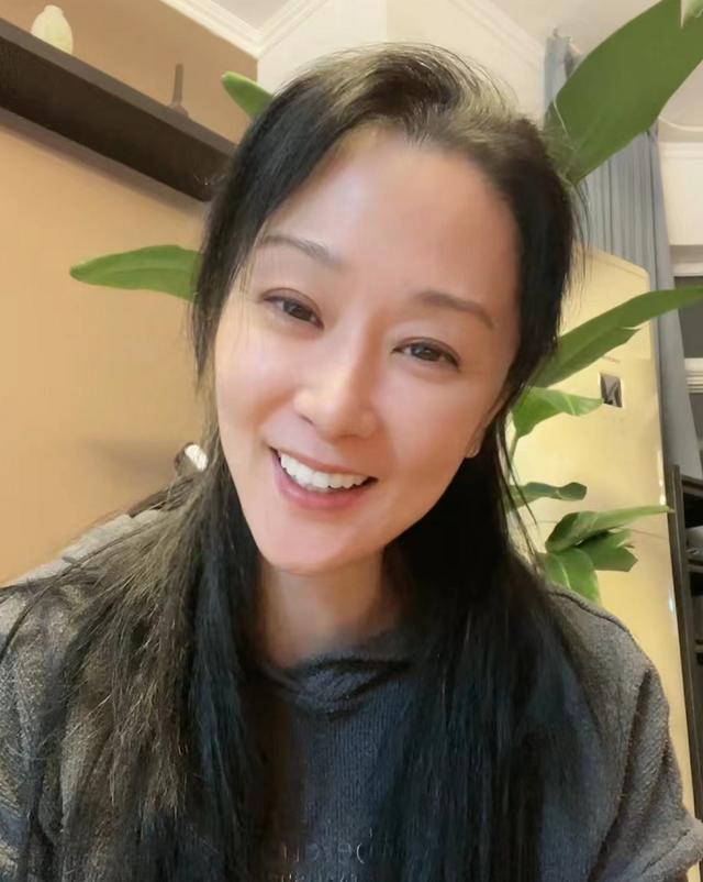 Do you still remember Murong Jiu in "Peerless Double Pride", she made a ...