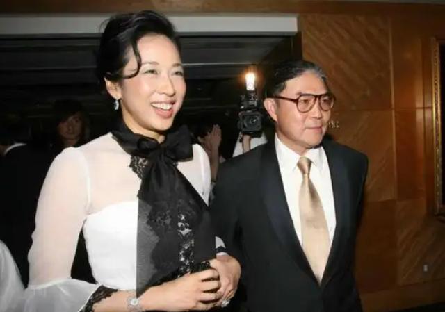 Regardless of the opposition of his children, Luo Kangrui married Zhu ...