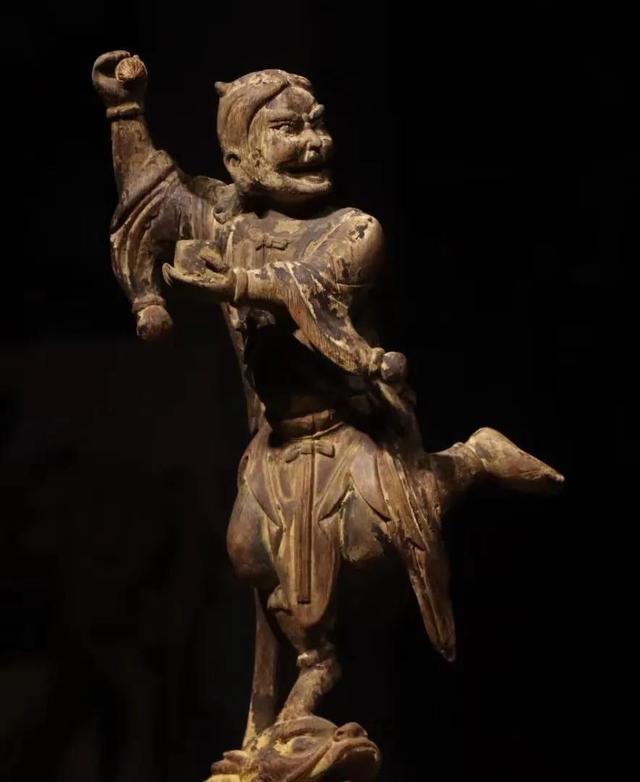 Wood carving ~ "Kui Xing Dou" statue - iNEWS