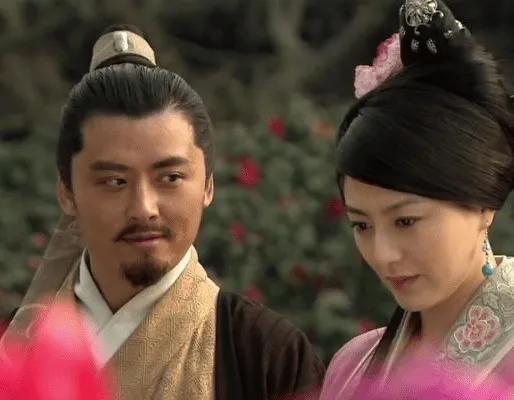 Why does Lu Junyi's wife Jia like the housekeeper Li Gu - iNEWS