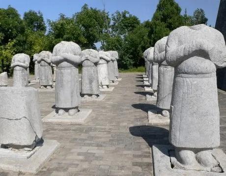 The 61 headless stone statues in front of Wu Zetian's tomb were a ...