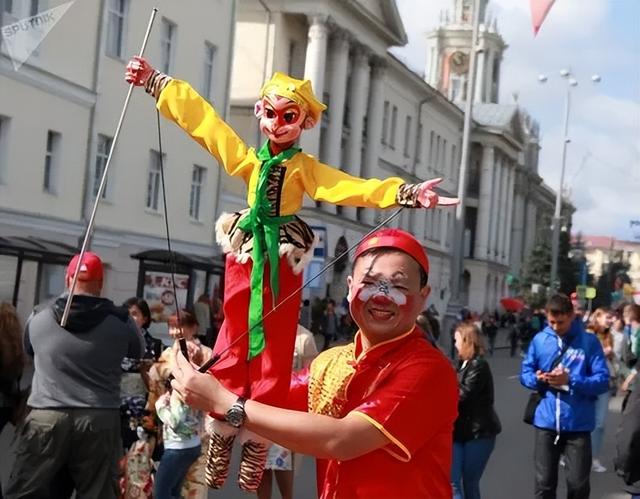 Polish puppet theater architecture, integrated with folk art traditions ...