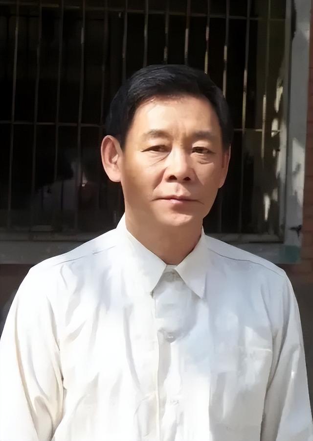 Li Guangfu: He has lived in a courtyard since he was a child, and his ...