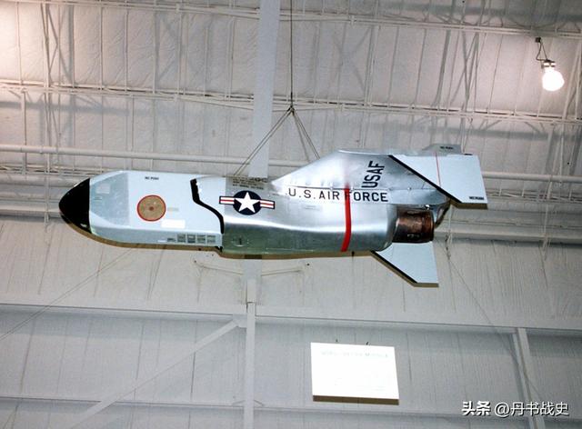 The "shadow clone" of the B-52 bomber - the ADM-20 "quail" decoy cruise ...