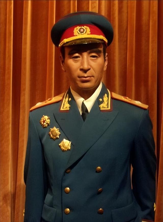 The strength of the Russian army is 4 times that of Ukraine. Why is the ...