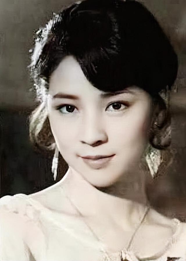 Jackie Chan's wife Lin Fengjiao: When she was young, she was as ...