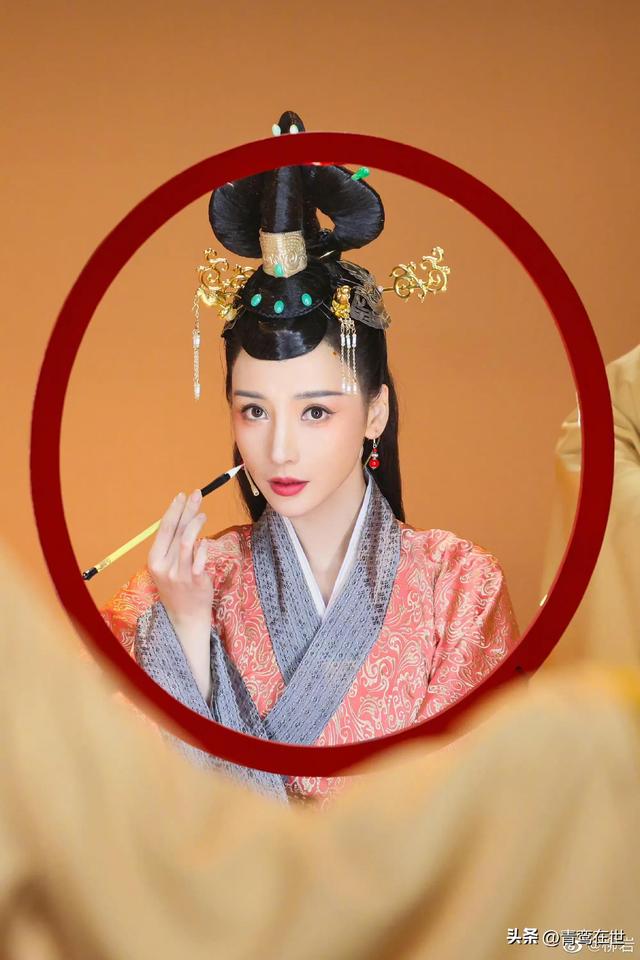 Liu Yan's appearance has changed greatly. Is this plastic surgery? - iNEWS