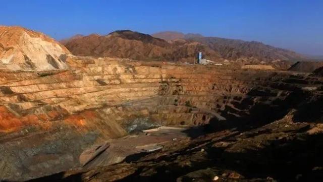Jinchuan National Mine Park is the entrance to the formation of the ...