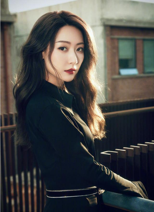 Because she is too good-looking, Bai Bing is called "the four beauties ...