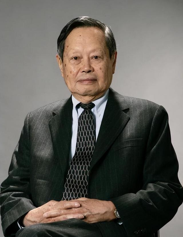 Yang Zhenning is 101 years old, but his body is surprisingly strong ...