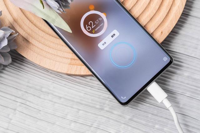 What's the secret that mobile phones charge so fast these days? - iNEWS