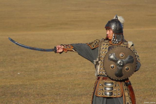 At the beginning of Wuhuluanhua, the Huns rebelled against those things ...