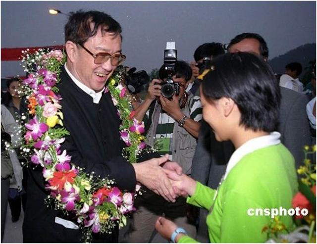 The Past of Xie Jin: A Chronology of Xie Jin's Films in Two Special ...