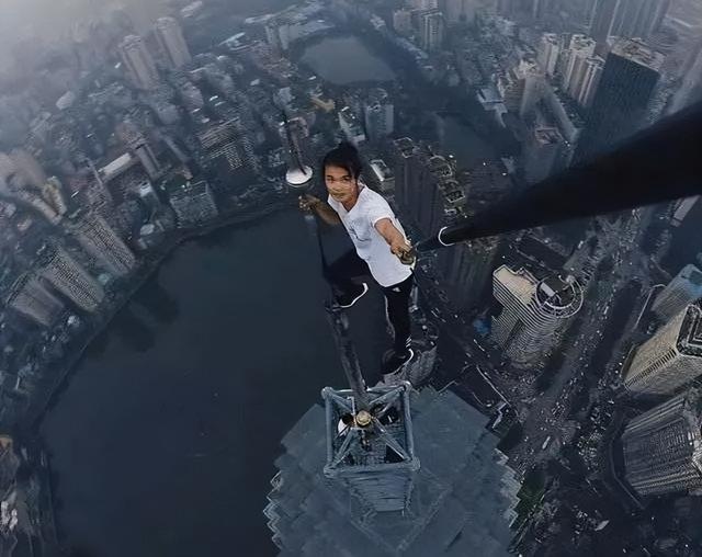 In 2017, Wu Yongning shot an extreme video and fell to his death, his stepfather: he didn't fall ...