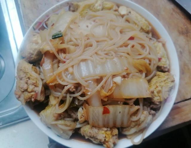 When cabbage meets rice noodles - iNEWS