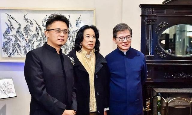 Rich man Luo Kangrui rarely accompanied Zhu Lingling!Elegant and ...