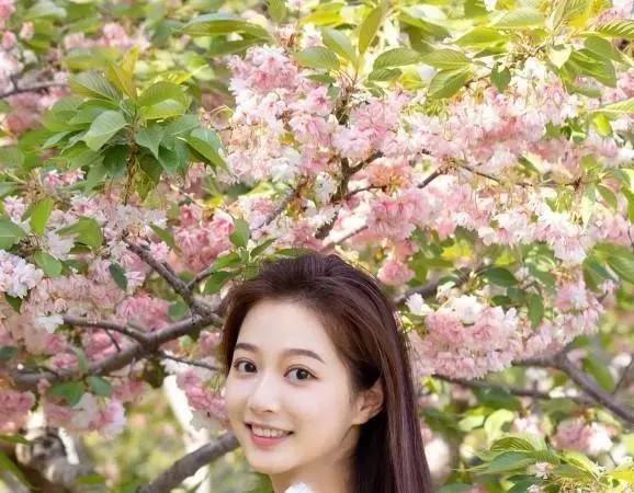 The latest photos of Feng Lin, the school flower of Communication ...