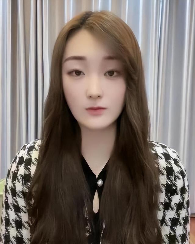 In order to reward Zhu Xiaowei for her hard work, Chen Meng steamed a large pot of buns and was ...