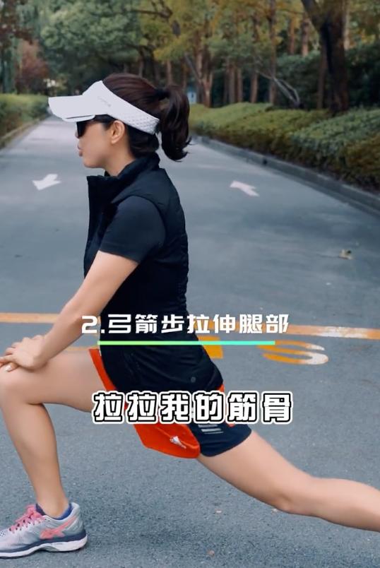50-year-old singer Sun Yue runs on the streets without makeup!Wearing ...