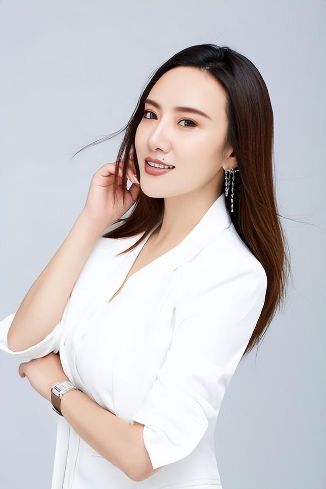 Li Yue, the ninth student of the Brand Alliance Research Center and the ...