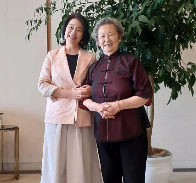 Gu Yan, an old drama player, moved to Japan and returned to China after ...