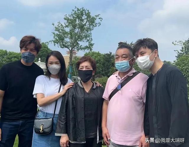 The sixth anniversary of Qiao Renliang's death!Chen Qiaoen brought her ...