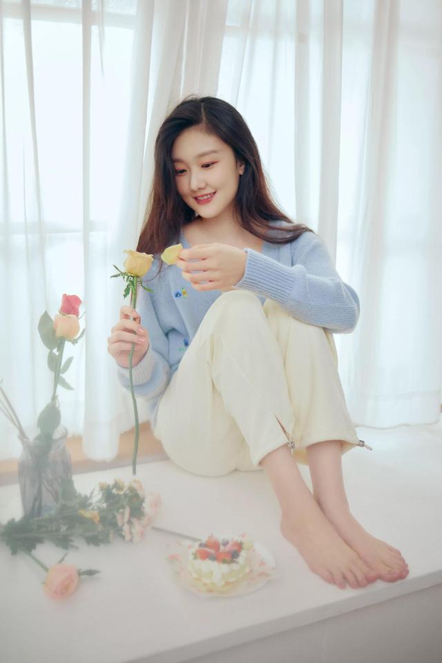 Yuan Yuxuan of the Goddess series - iNEWS