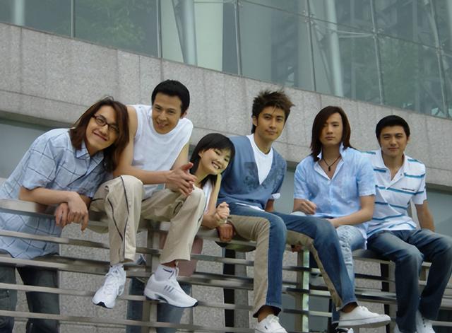 The "National First Love" 20 years ago now has nothing to film, and it is enviable to run around ...