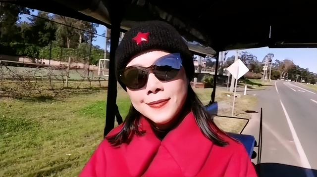 Singer Tian Zhen is on vacation in an Australian manor!Dressed up to ...
