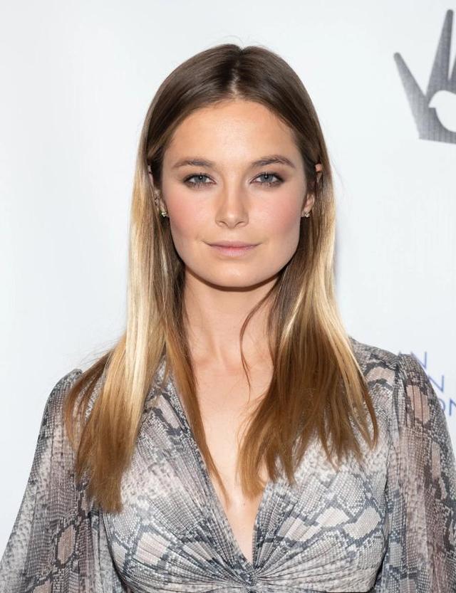 Australian Victoria's Secret model asked for photos by former music ...