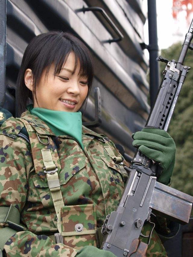 Japan's "Short Gun and Long Knife" 64-type automatic rifle, with a ...