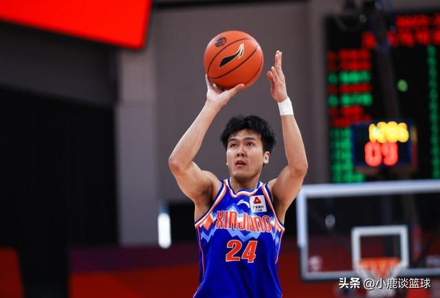In 7 minutes, he scored 3 points and 3 assists!Ah Dejiang generously ...