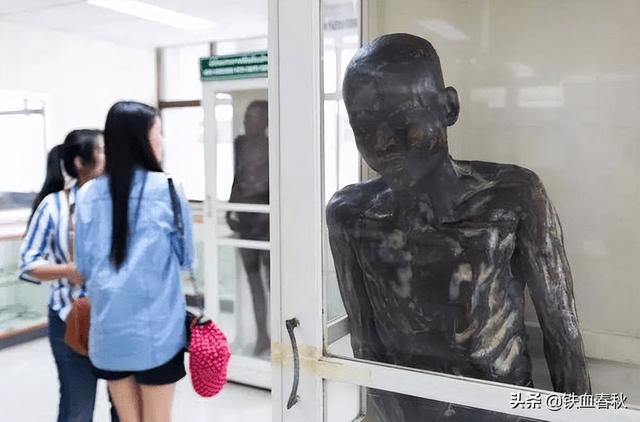 A Chinese man was turned into a mummified corpse and exhibited in ...