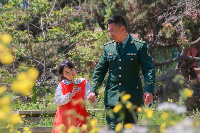 Love hidden between the lines!Remember Zhang Haijun and his daughter ...