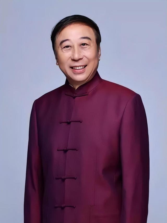 Feng Gong's wife Ai Hui: There is a good wife at home, who accompanies ...