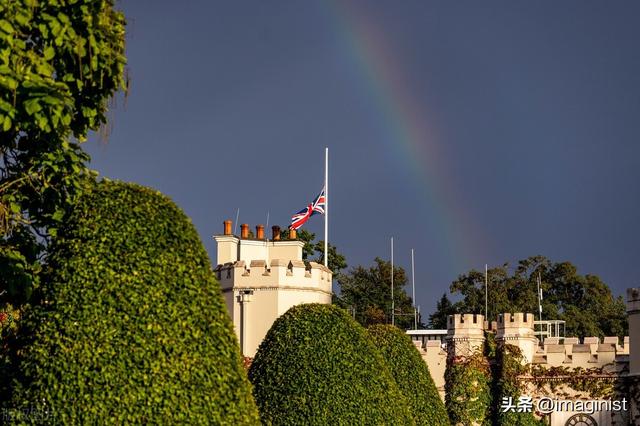Queen's death, double rainbow over Windsor Castle - iNEWS