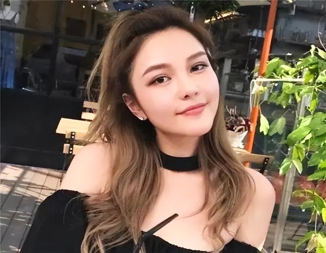 "The daughter of the Beijing circle" Zhou Yangqing: Sitting in a courtyard house in Xidan ...