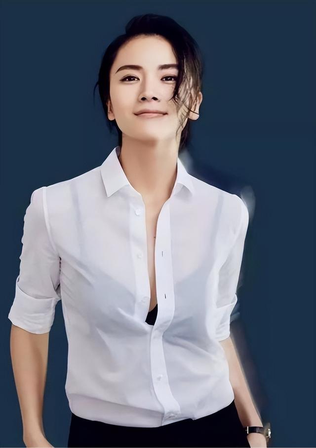 She once made Chen Sicheng and Wang Kai fall in love with her, but now she is a single mother ...