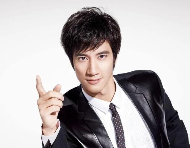 Gao Xiaosong and Wang Leehom, two different families - iNEWS