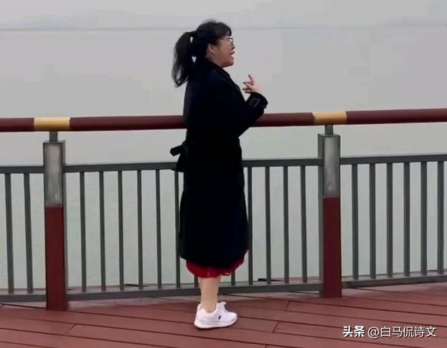 Yu Xiuhua's new work: Those flowers, those rains, those children's ...