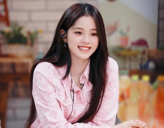 Ouyang Nana beautiful picture - iNEWS
