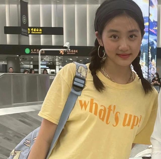 Xie Na was domestically abused? Huang Duoduo's puppy love? Zhang Wanyi's house collapsed ...