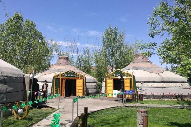 A Mongolian restaurant away from the hustle and bustle of the city in ...