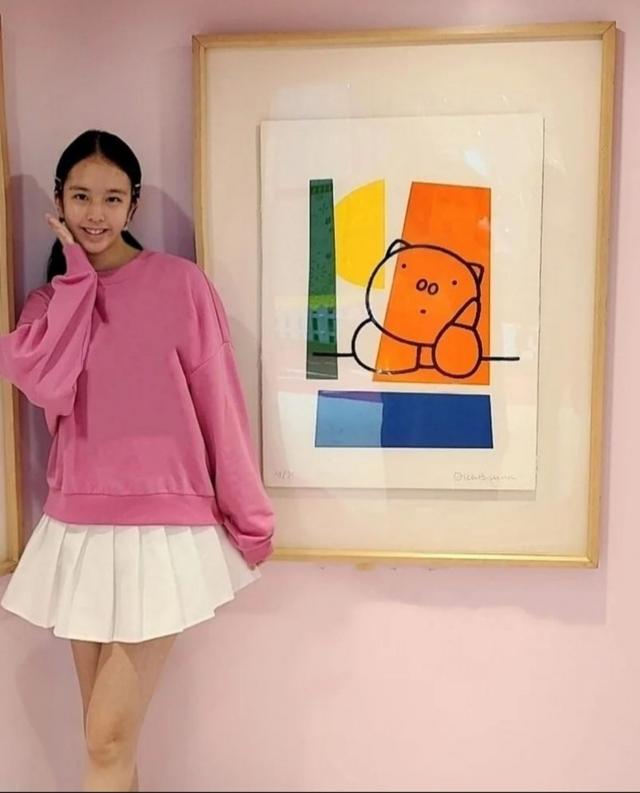 TVB queen child star Chen Siying is already a 15-year-old long-legged ...